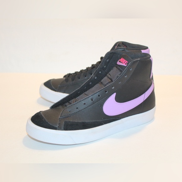 Nike | Shoes | Nike Blazer Mid 77 Size 7y Womens 85 Missing Lace | Poshmark
